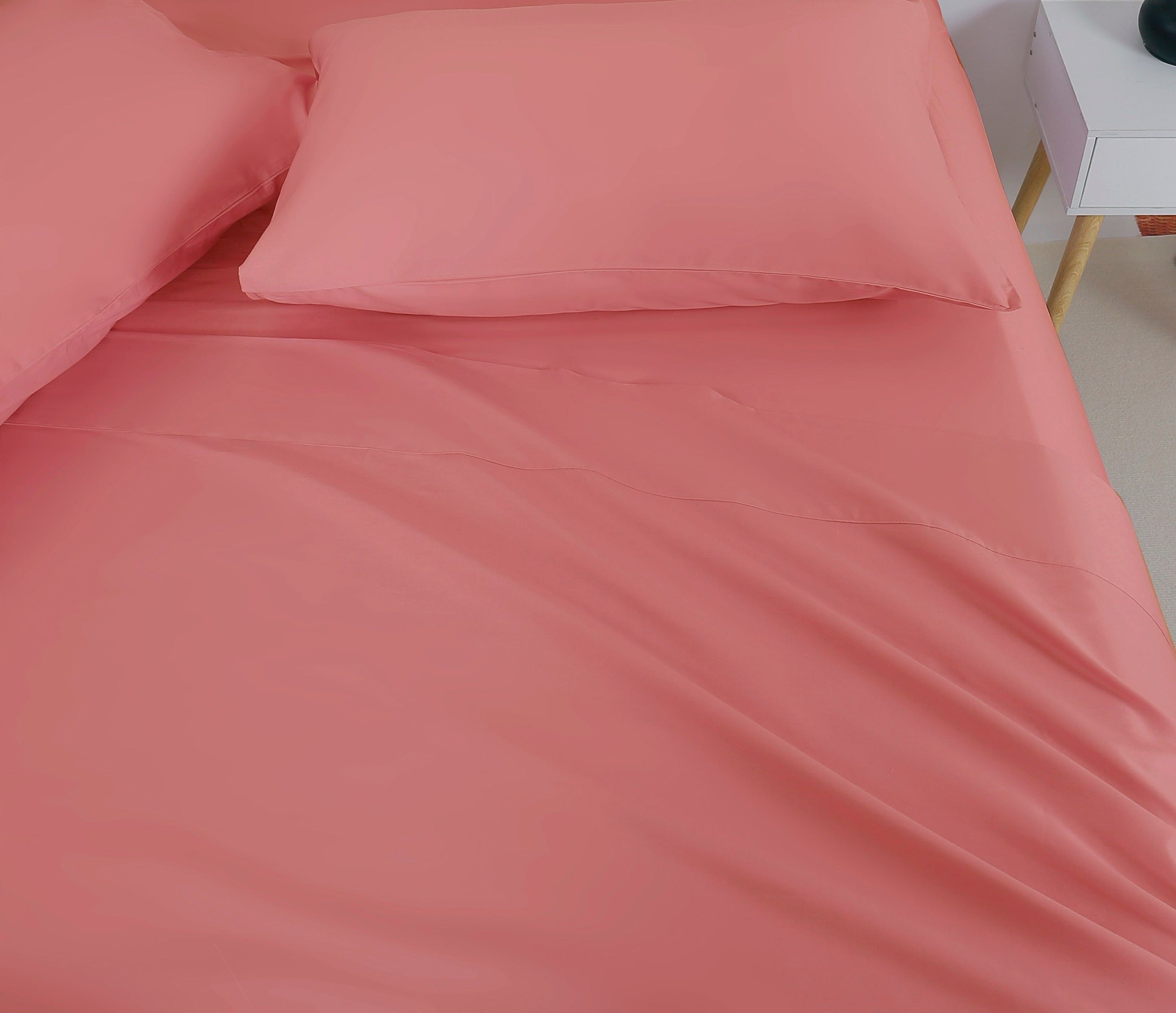 Plain Coral Complete Sheet Set – eight hours